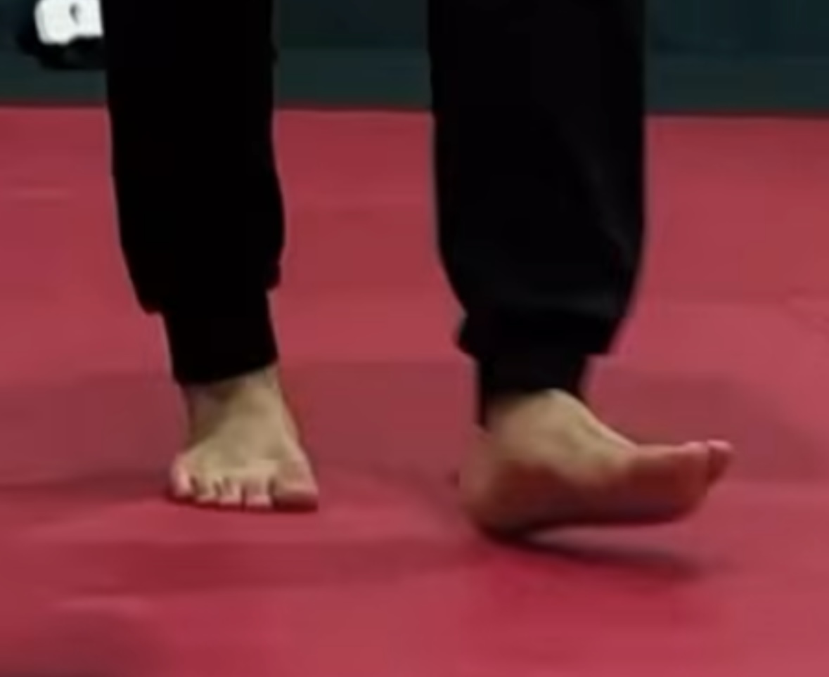 Brandon H. Lee's feet