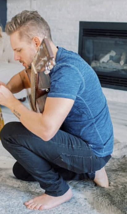 Brett Kissel's feet