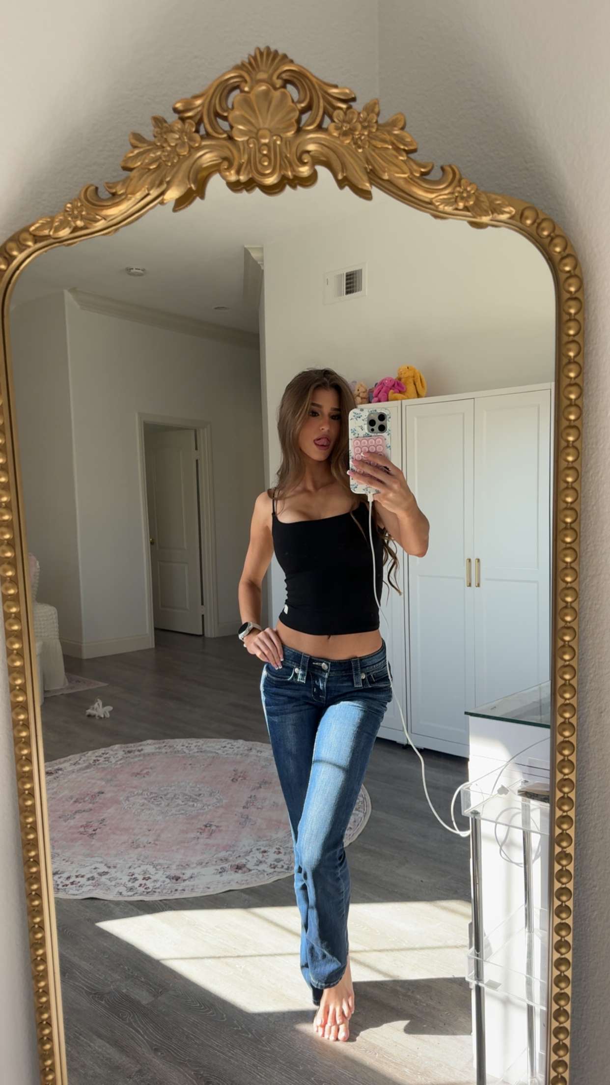 Brooke Monk's feet