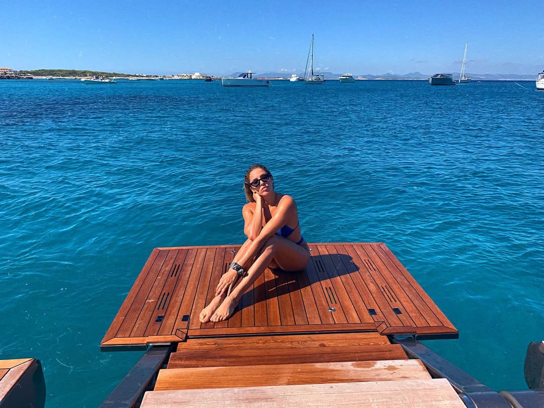 Carla Díazs Feet