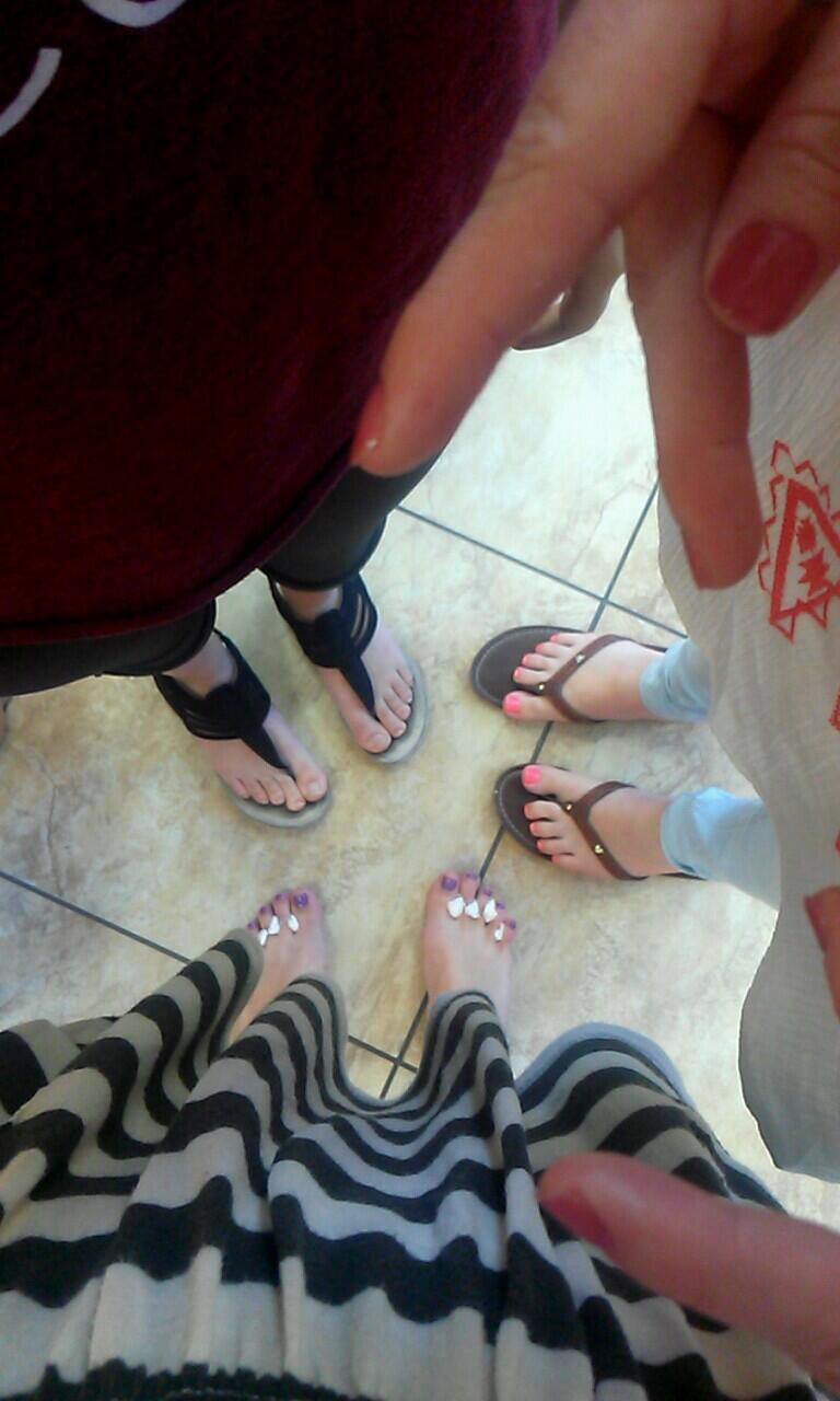 Caylie Gregorio's feet