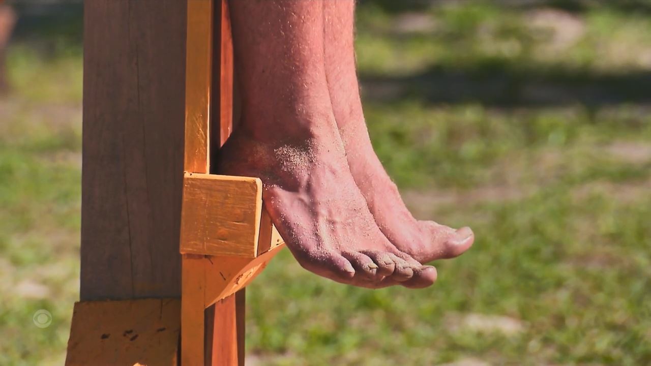 Charlie Davis's feet
