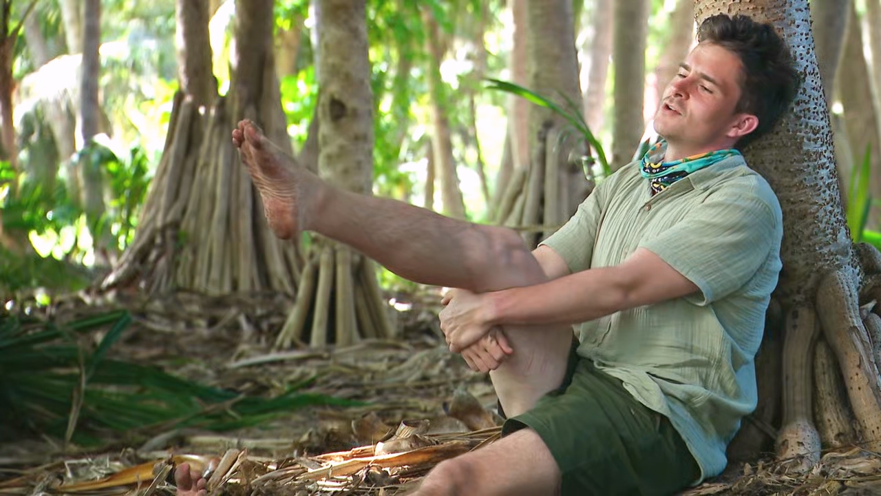 Charlie Davis's feet