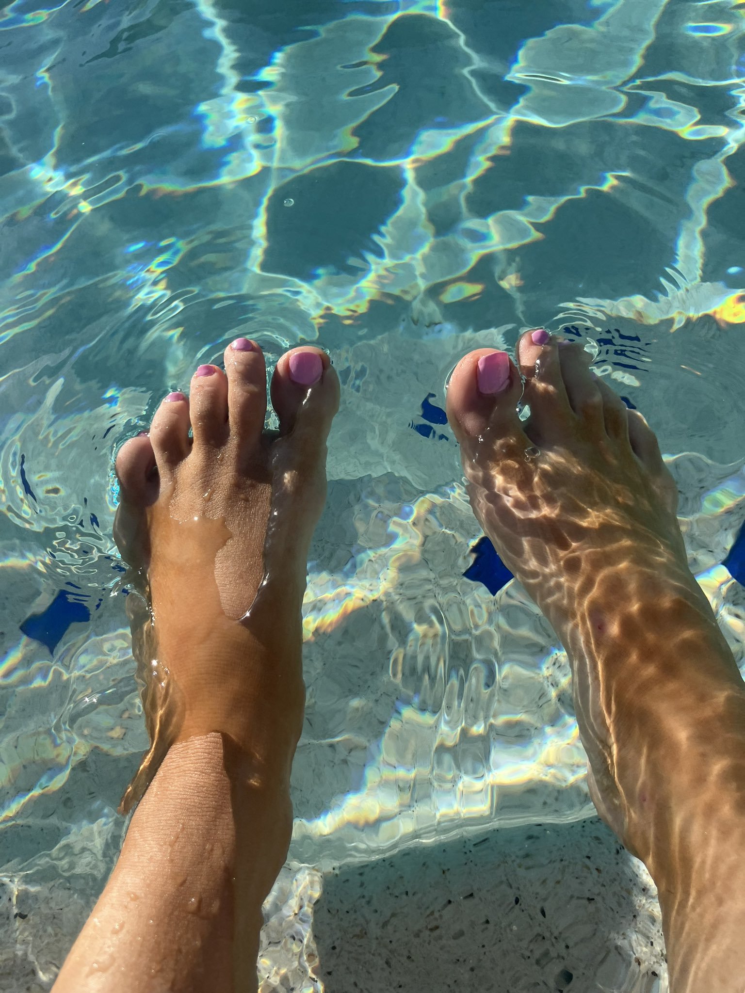 Cheyenne Gray's feet