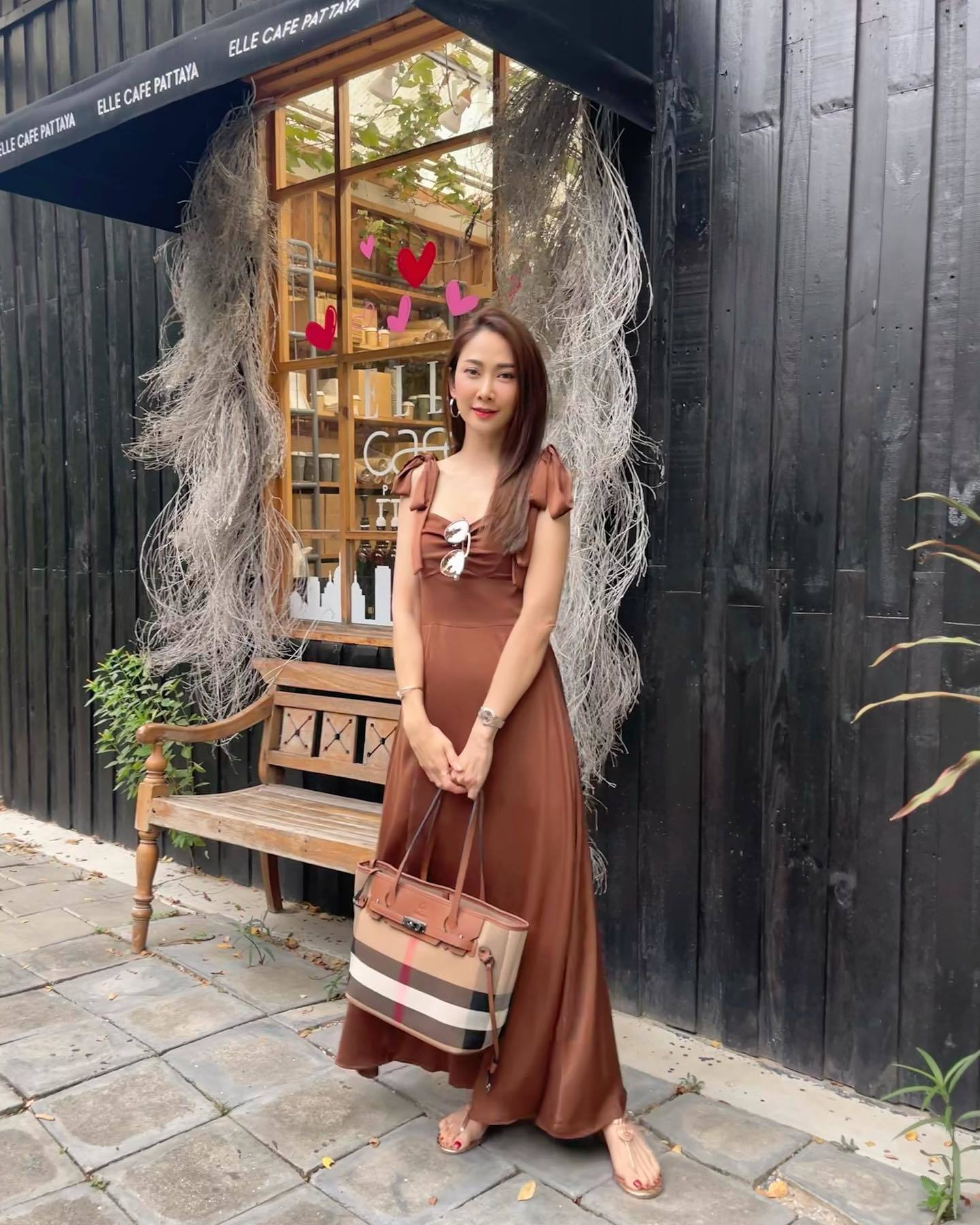 Chiranan Manochaem's feet