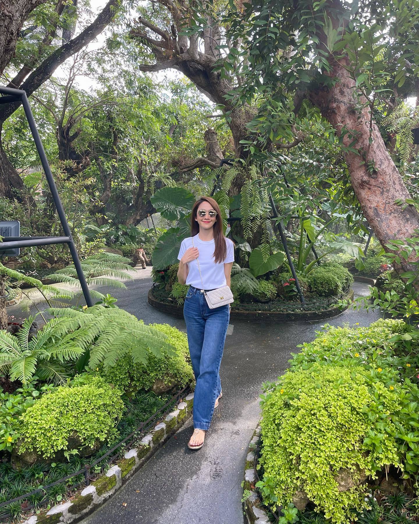 Chiranan Manochaem's feet