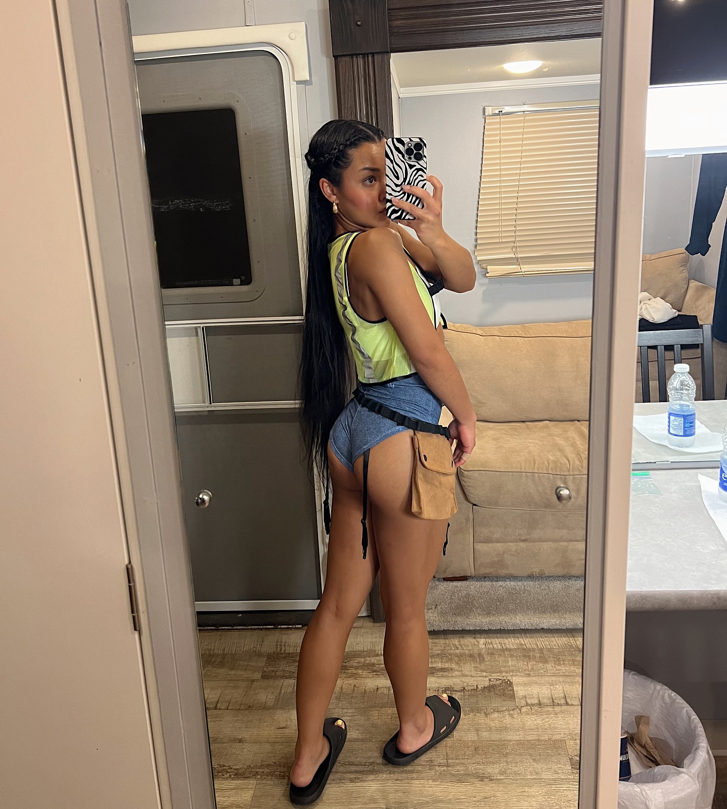 Claire Qutes Feet