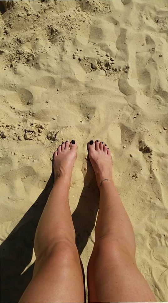 Clare Richards's feet