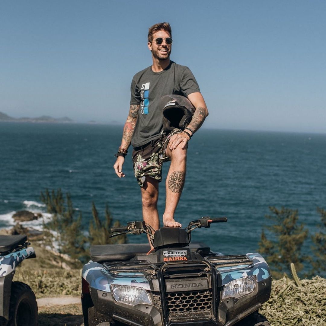 Claudio Matos's feet