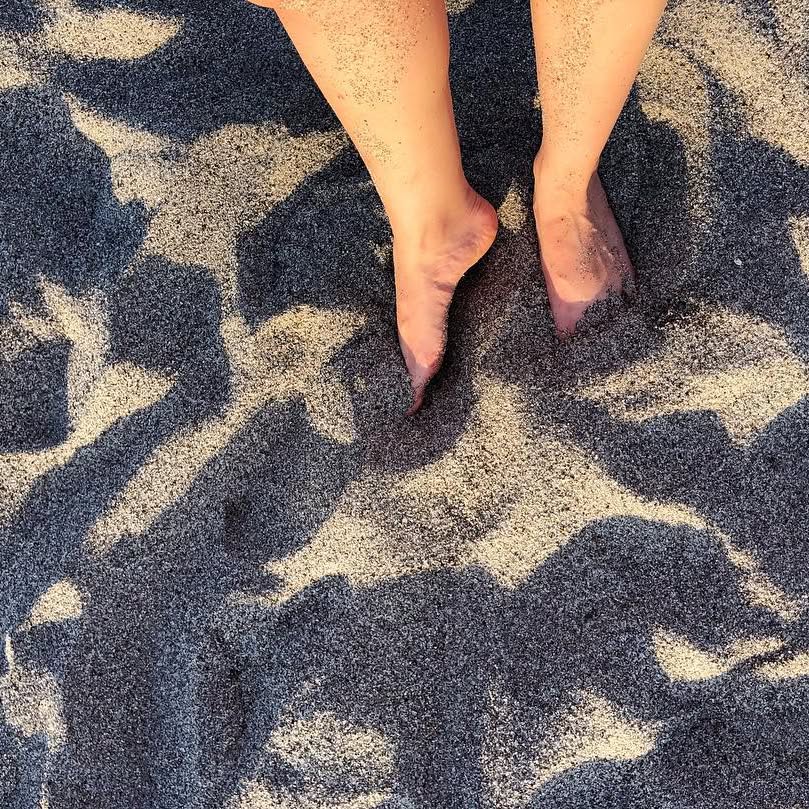 Crystal Paras's feet