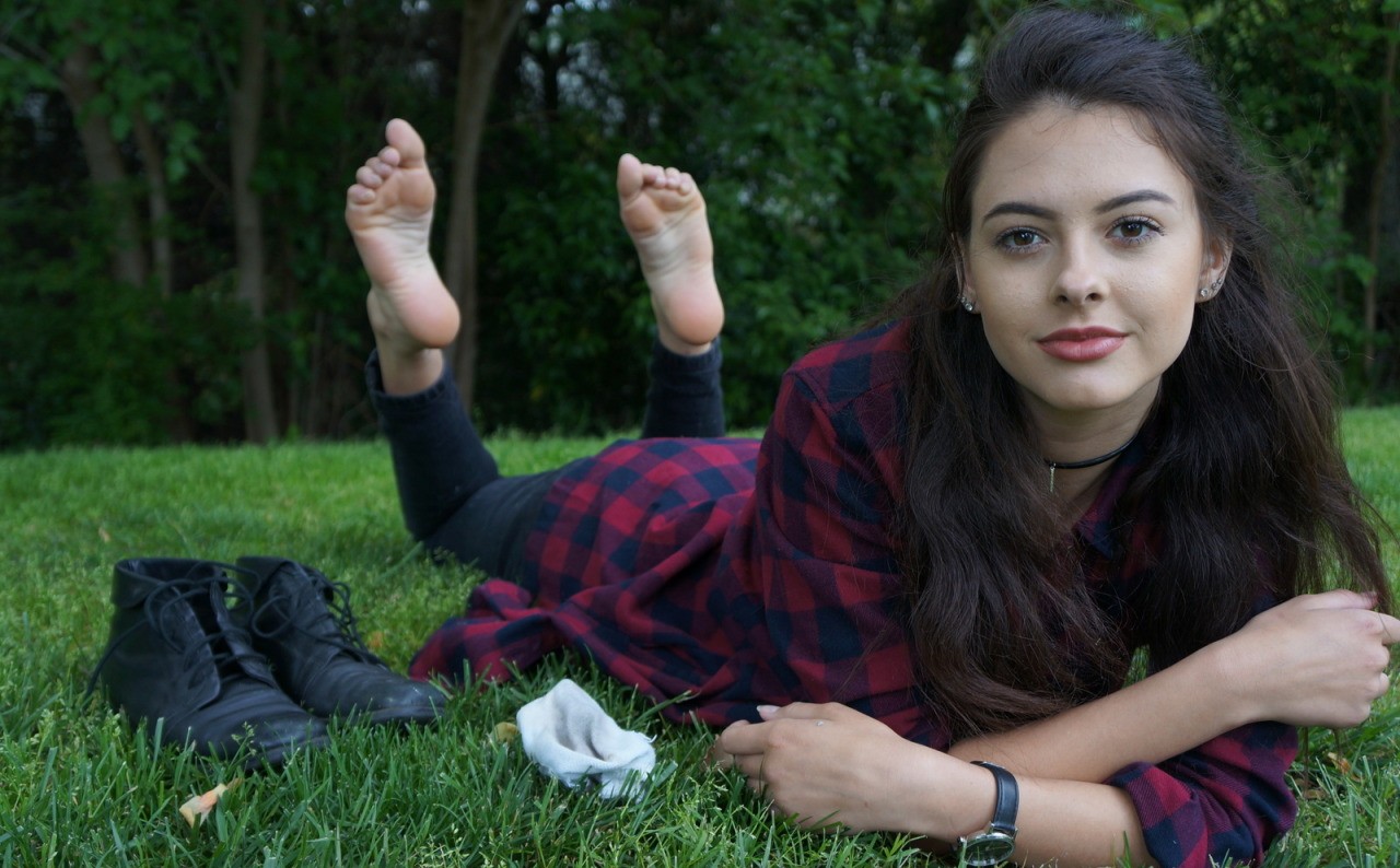 Cyndal McKay's feet