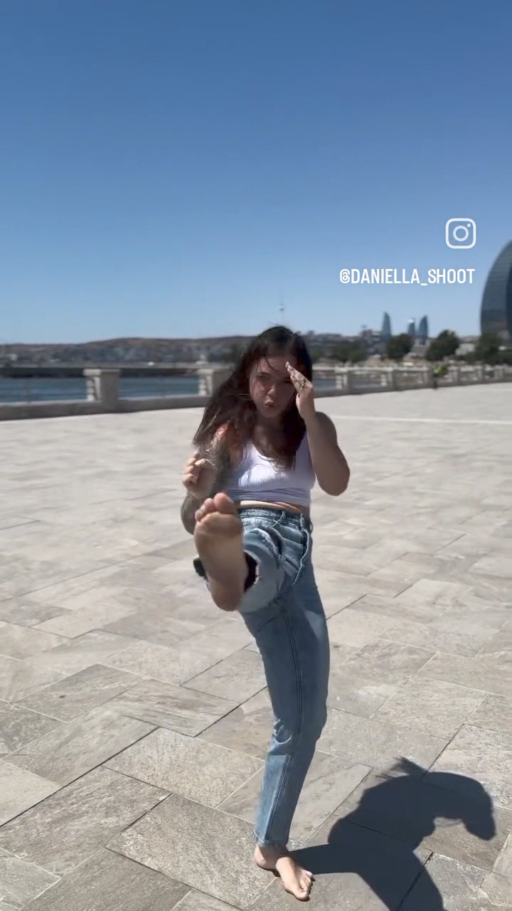 Daniella Pashayev's feet