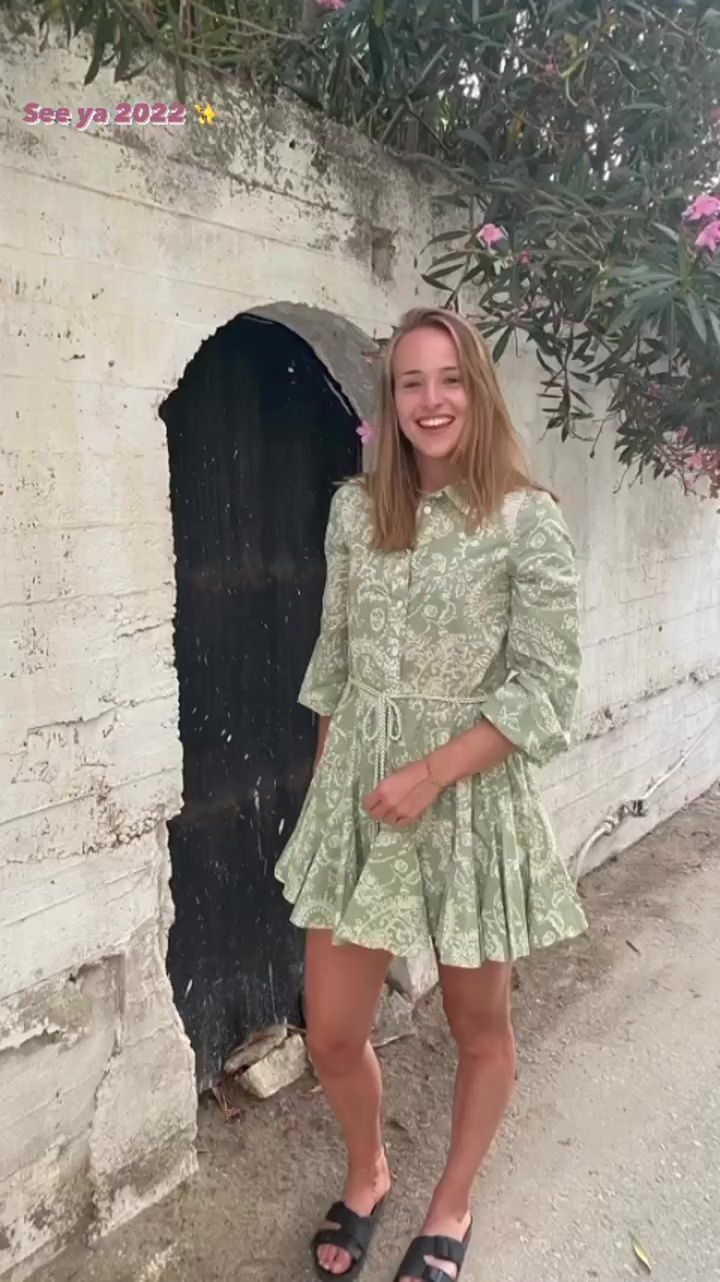 Daphne Van Domselaar's feet