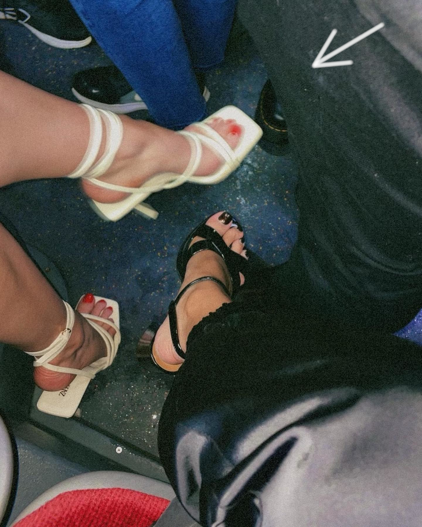 Darcy Stewarts Feet 3488