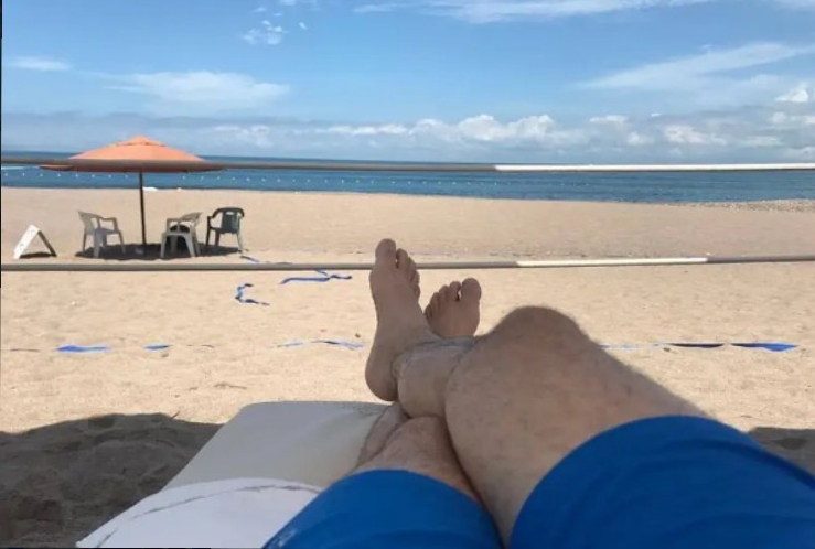 David Rodríguez's feet