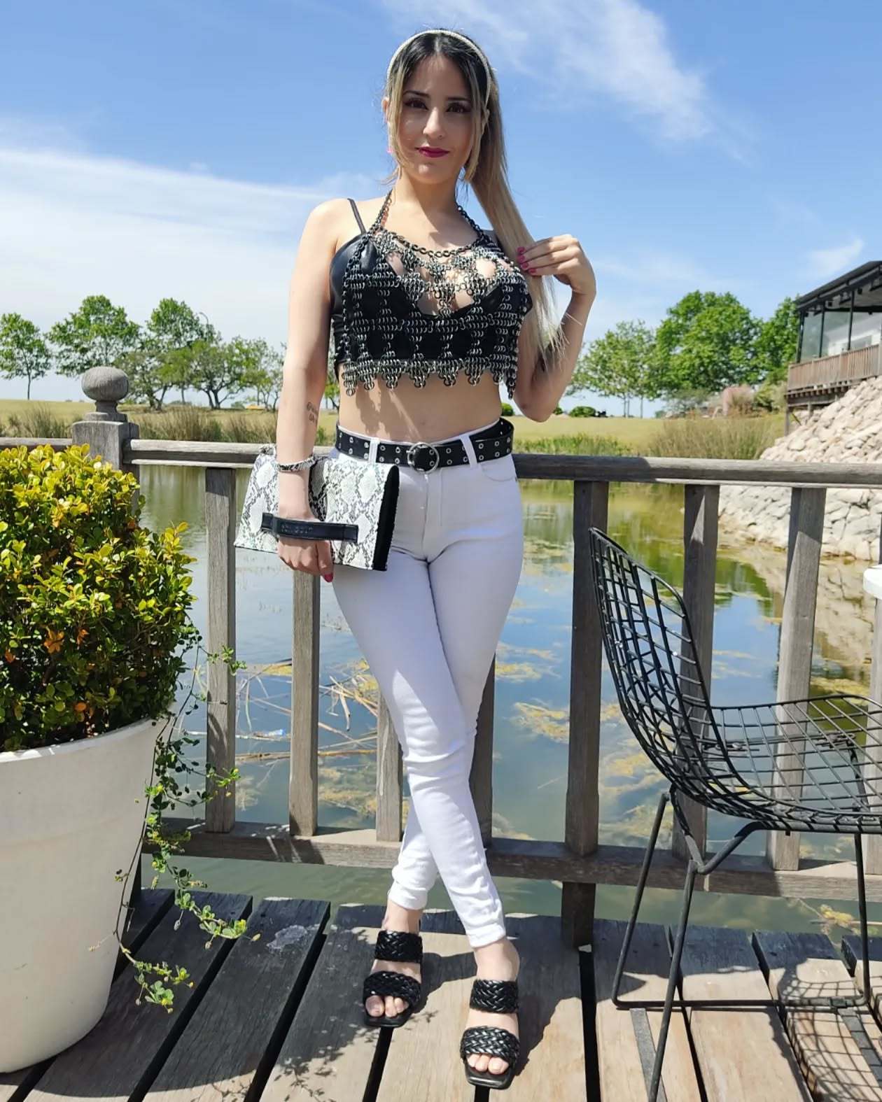 Davina Maruuu's feet