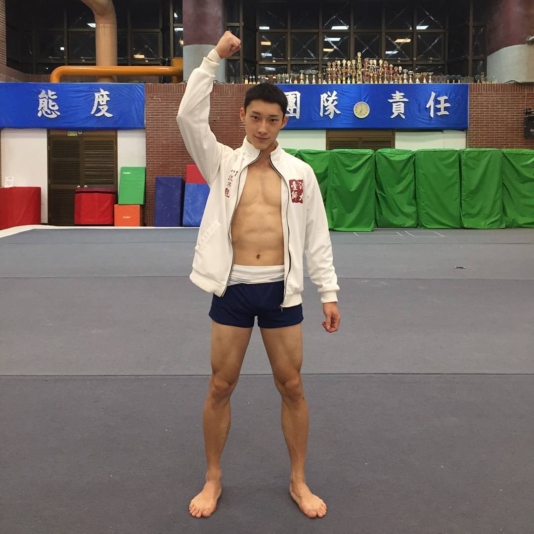 Dean Tang's feet