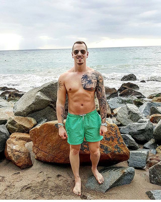 Derek James Trapp's feet