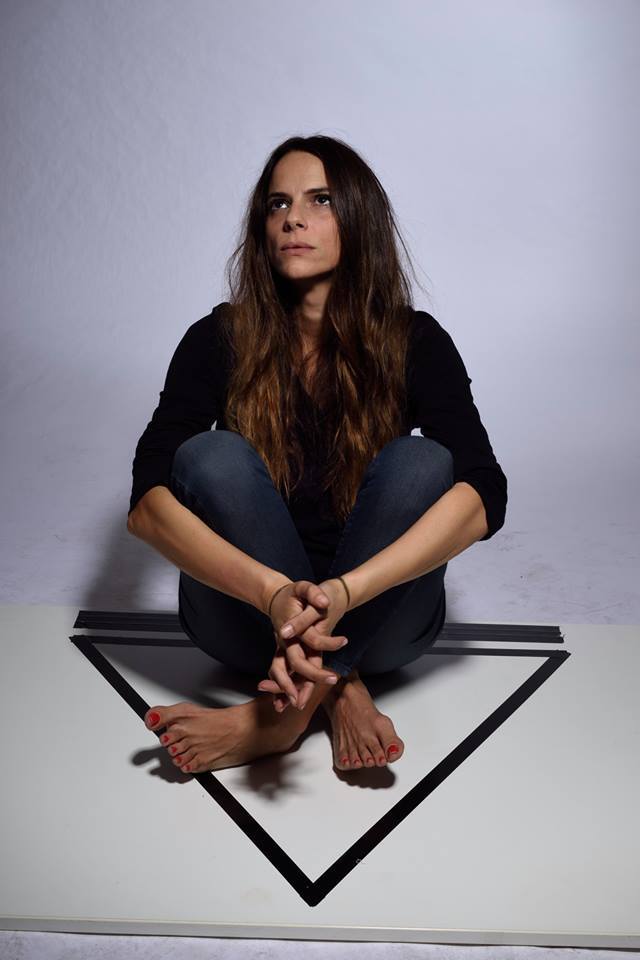 Dikla Elkaslassi's feet