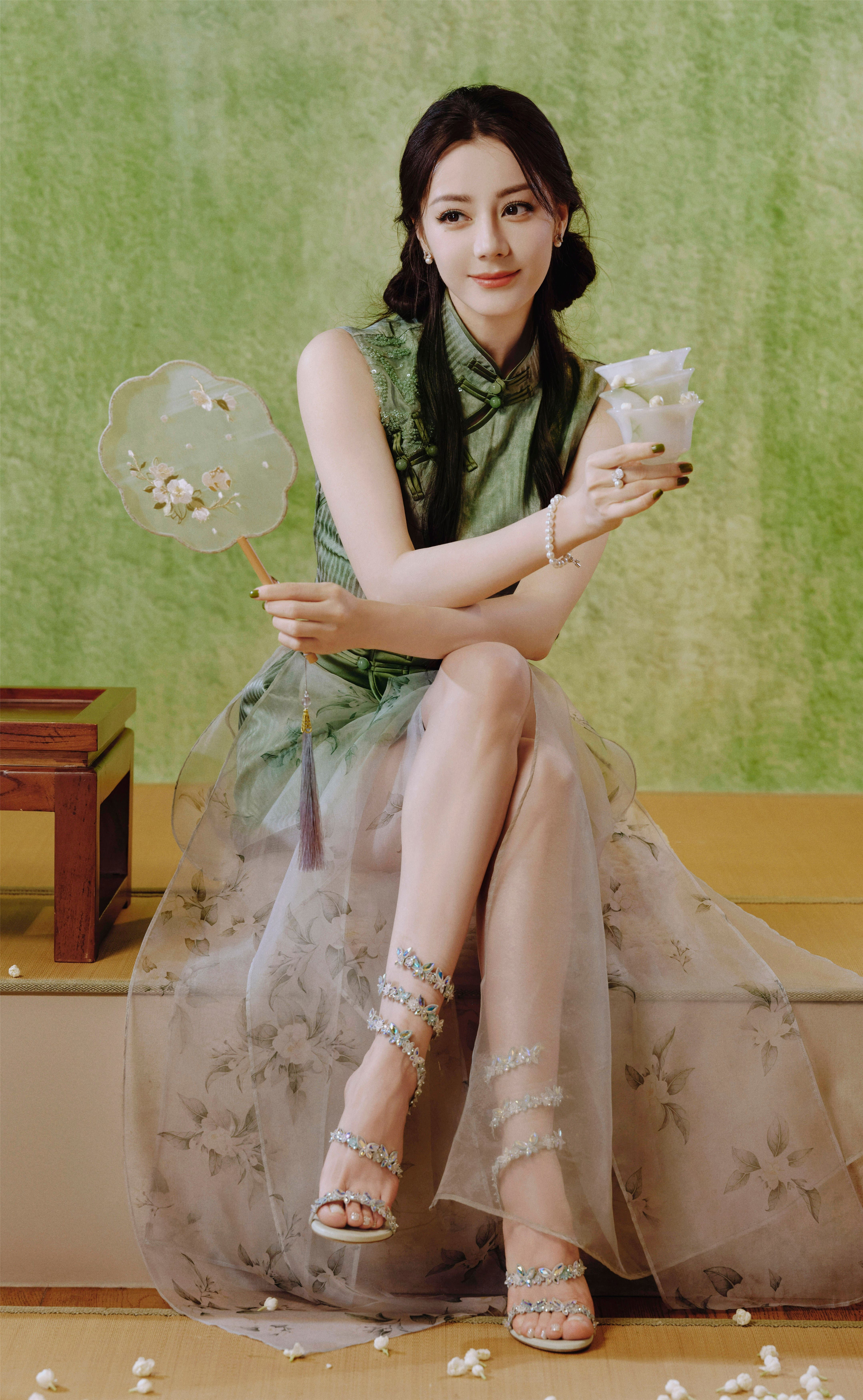 Dilraba Dilmurat's feet