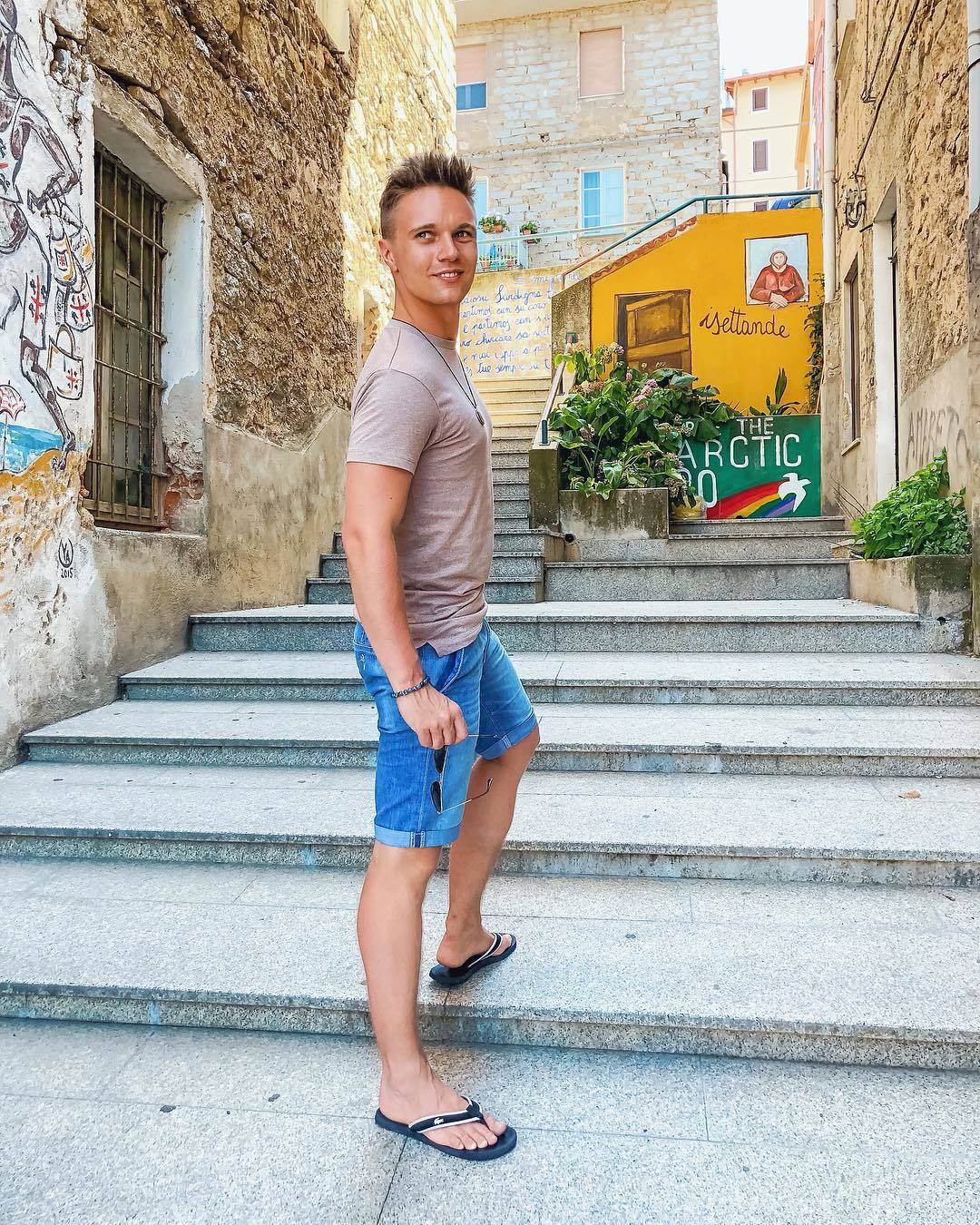Dominik Port's feet