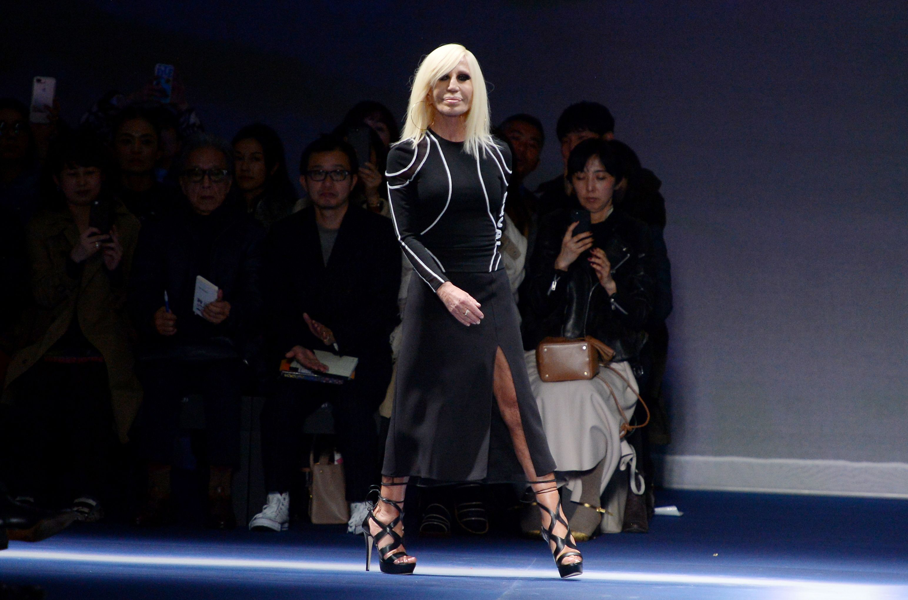 Donatella Versaces Feet I Piedi Di Donatella Versace Celebrities Feet 2022