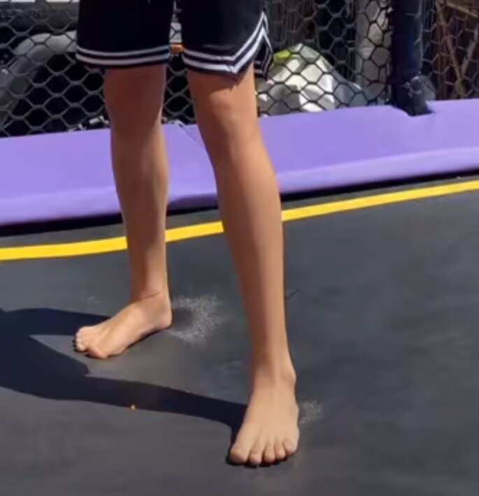 Dylen Dror's feet