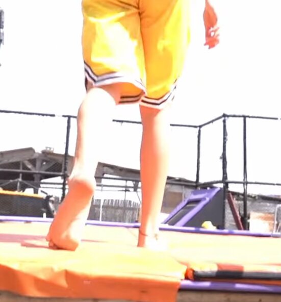 Dylen Dror's feet