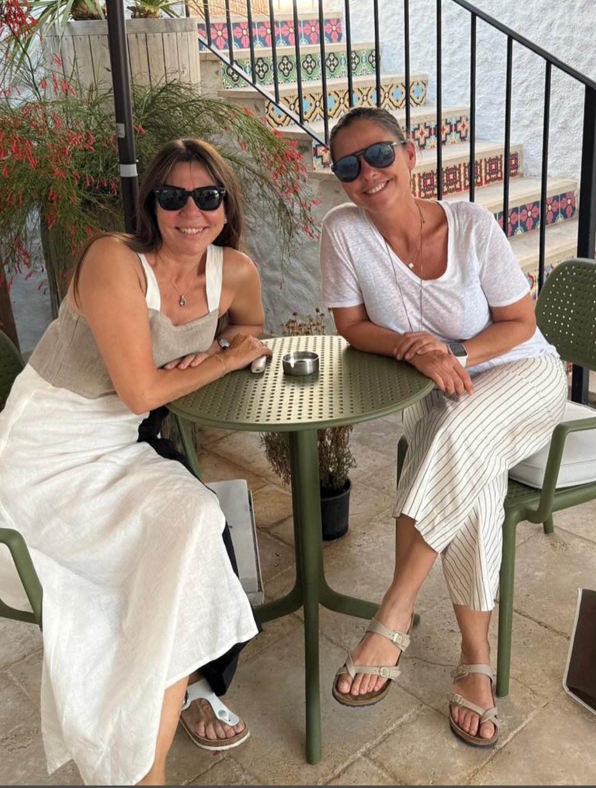 Ece Uslu's feet