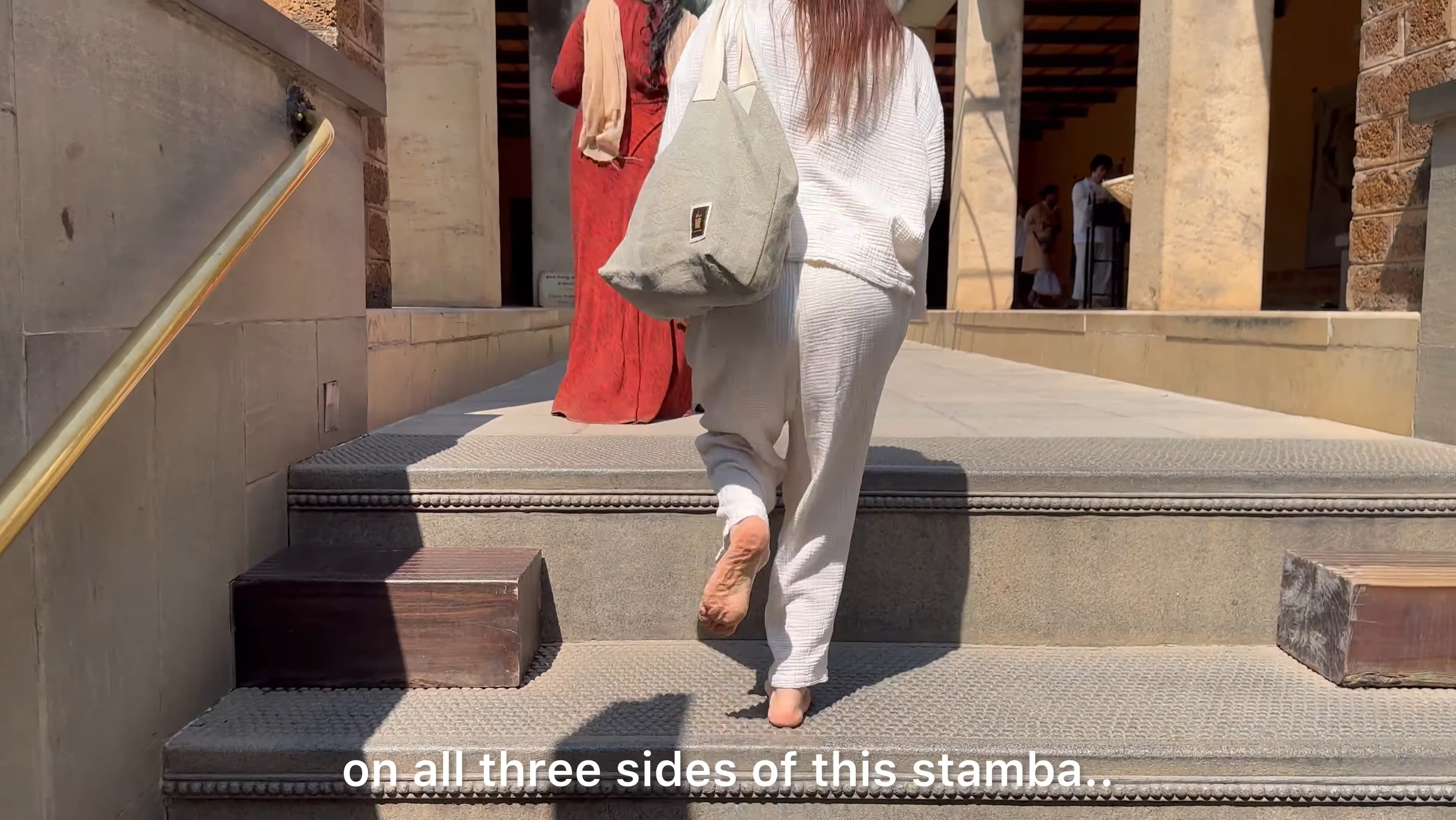 Ece Vahapoglu's feet