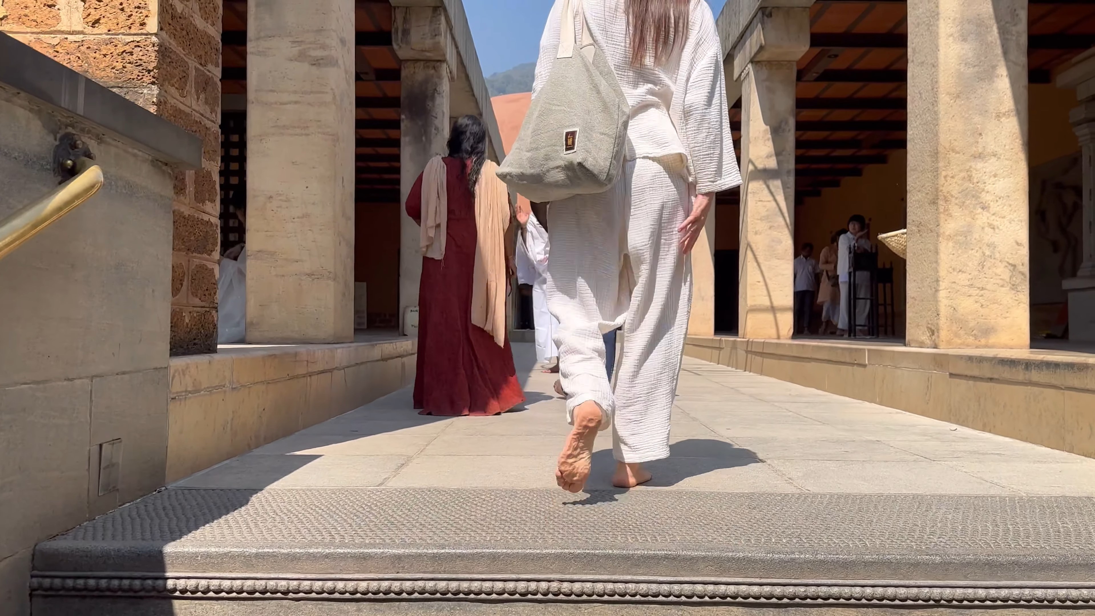 Ece Vahapoglu's feet