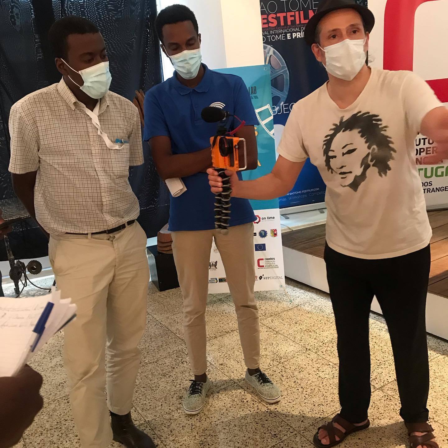 Eduardo Felipe's feet