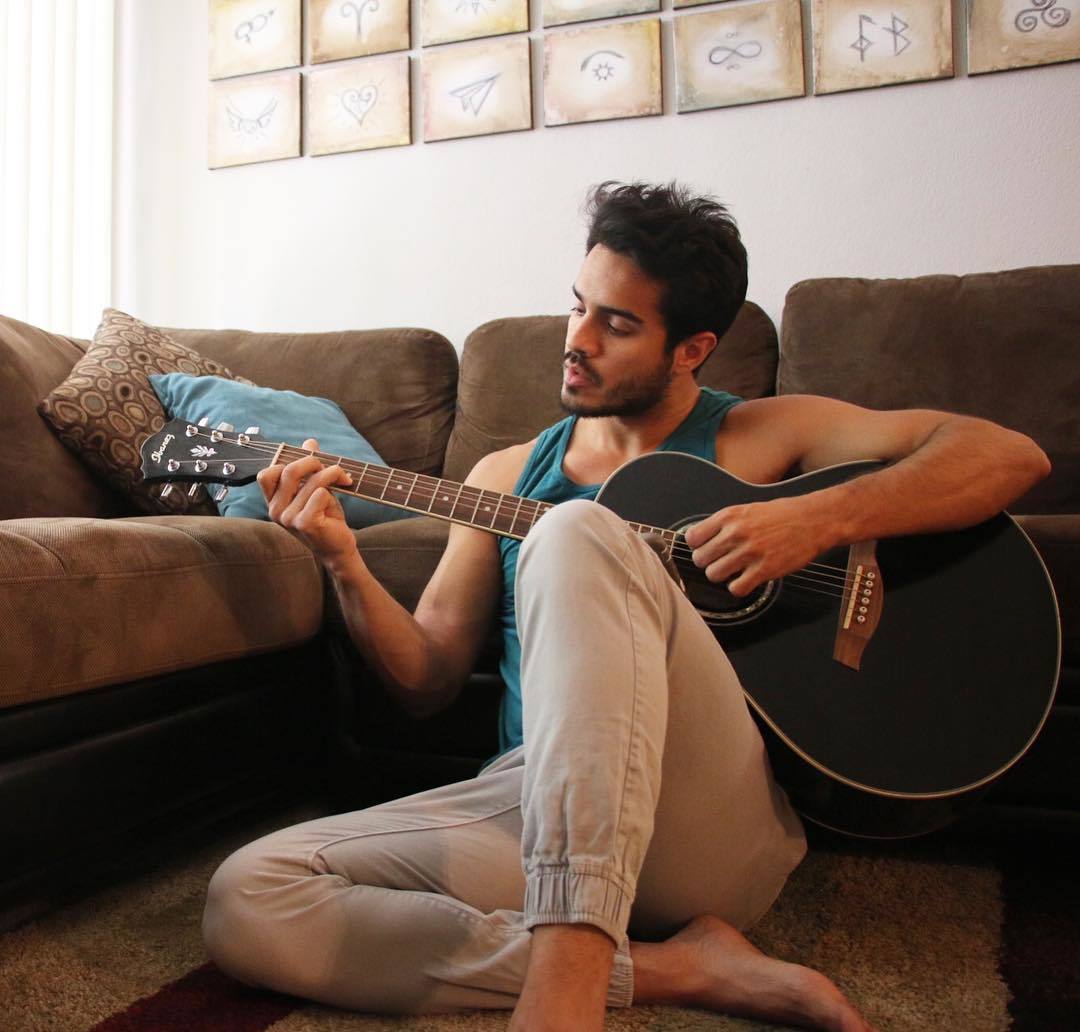 Ektor Rivera's feet