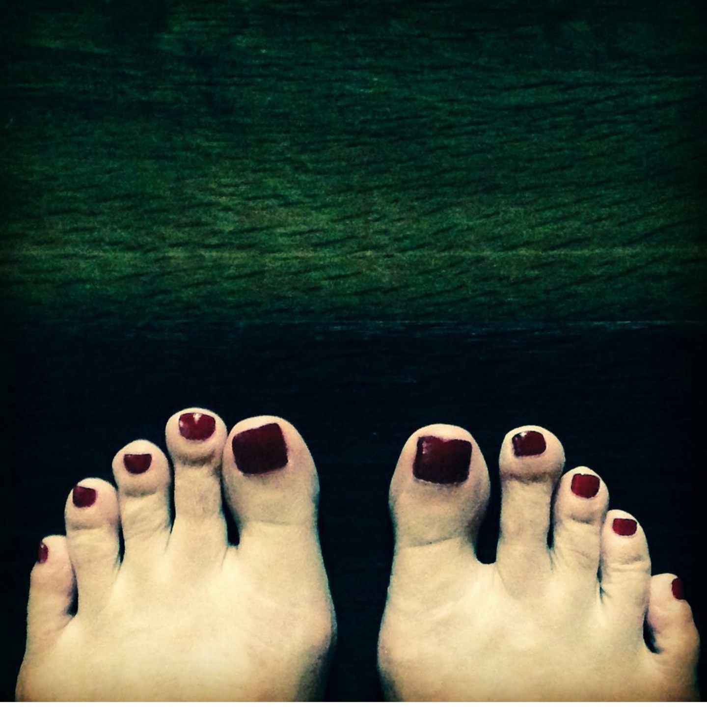 Elaine Mani Lee's feet