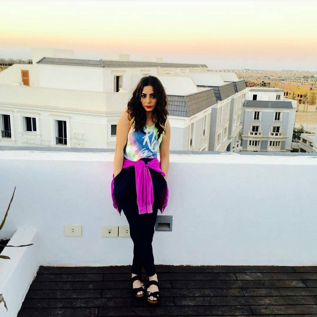 Elham Abdelbadea's feet