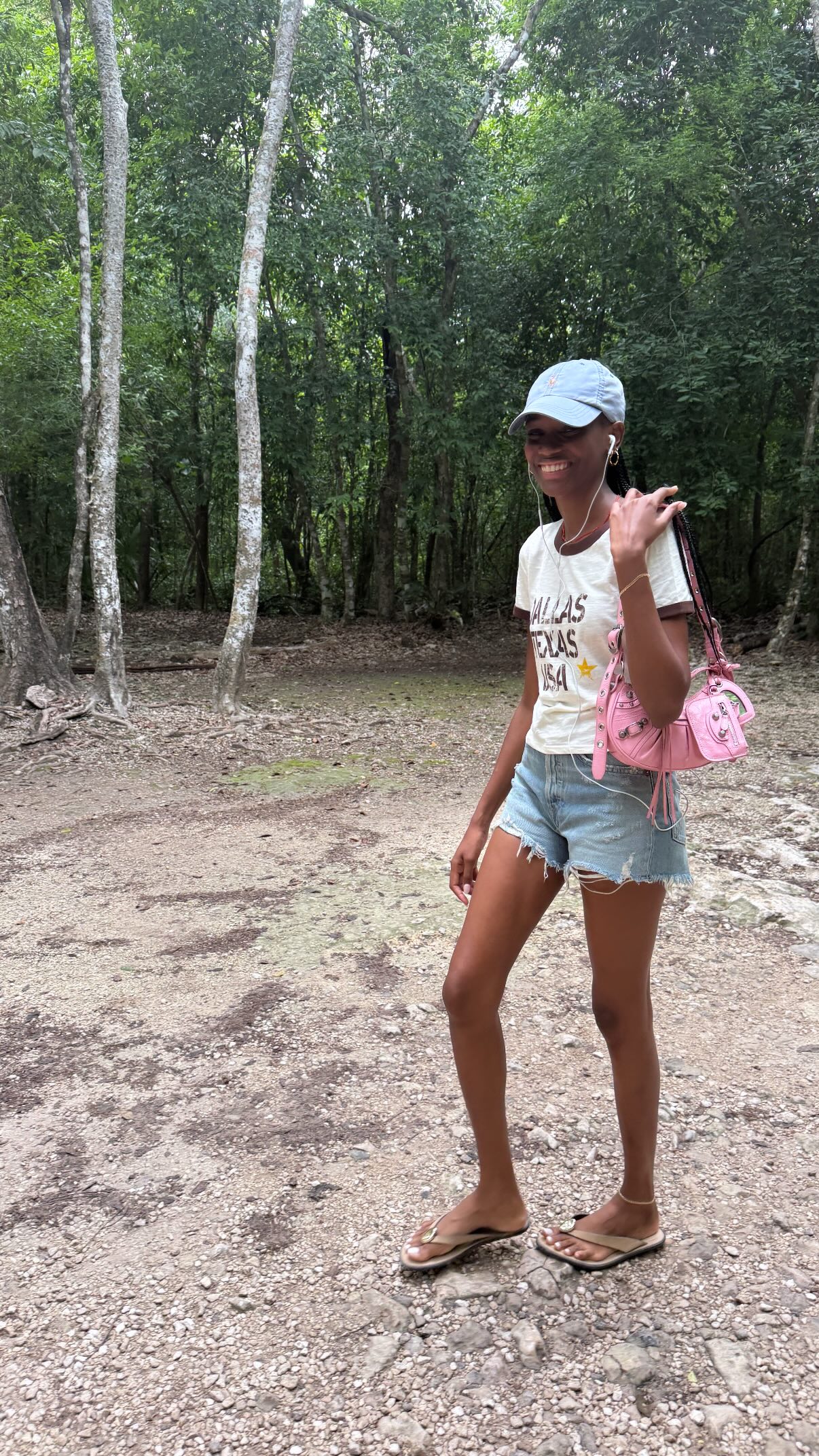 Elibeidy Dani Martinez's feet