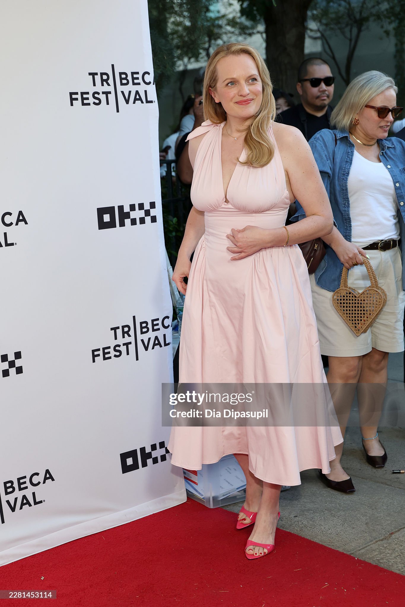 Elisabeth Moss's feet