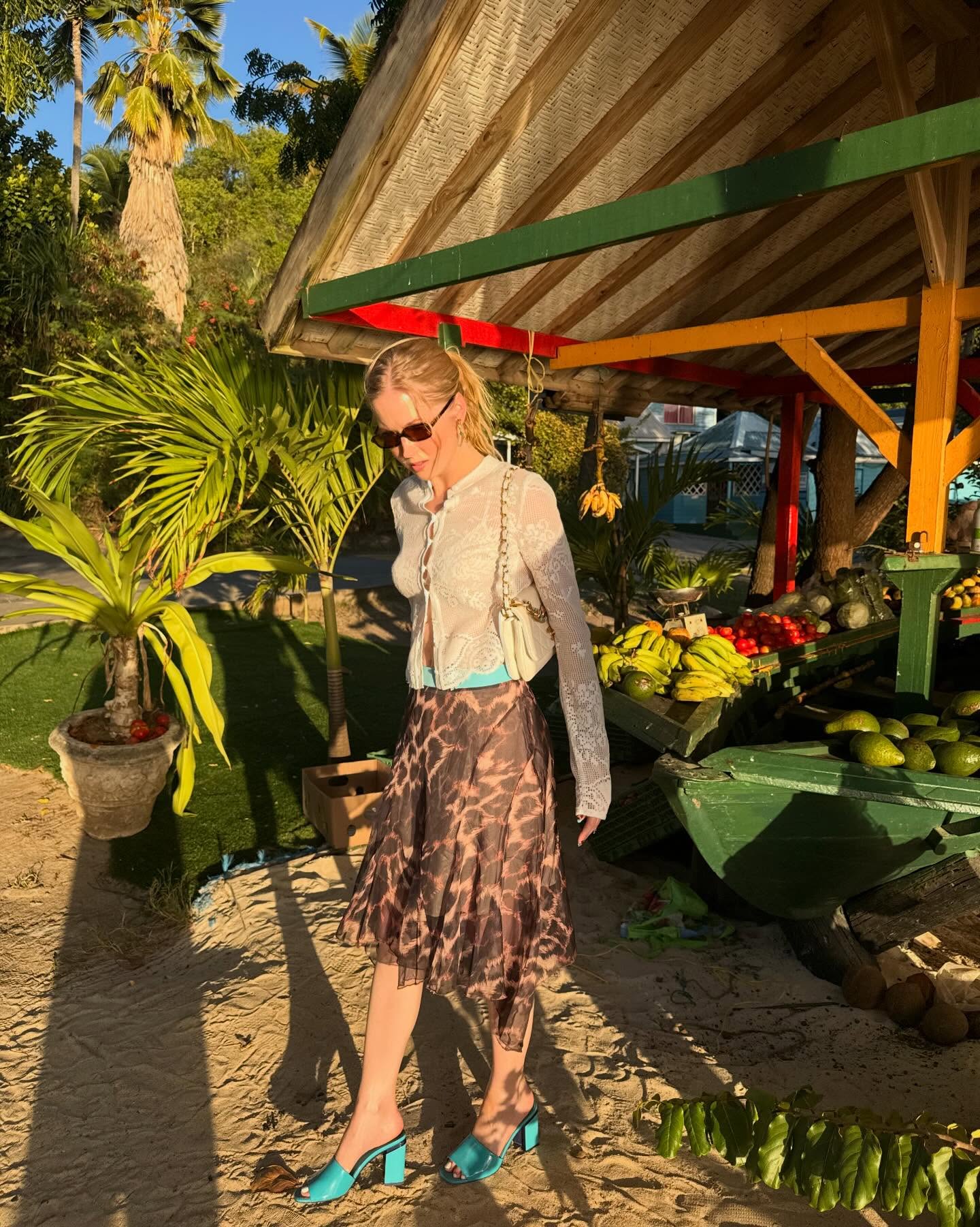 Ellie Bamber's feet