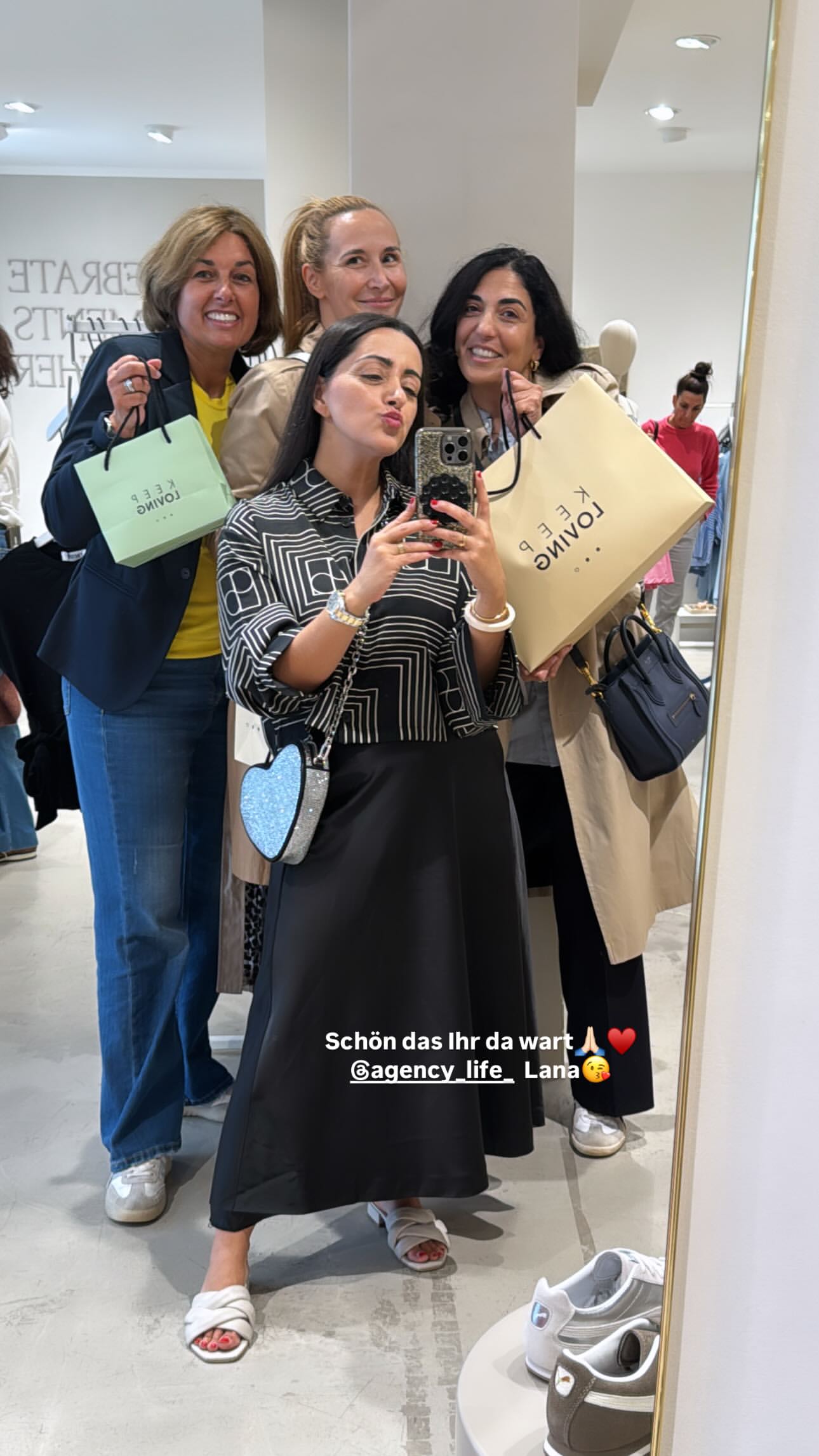 Elmira Rafizadeh's feet