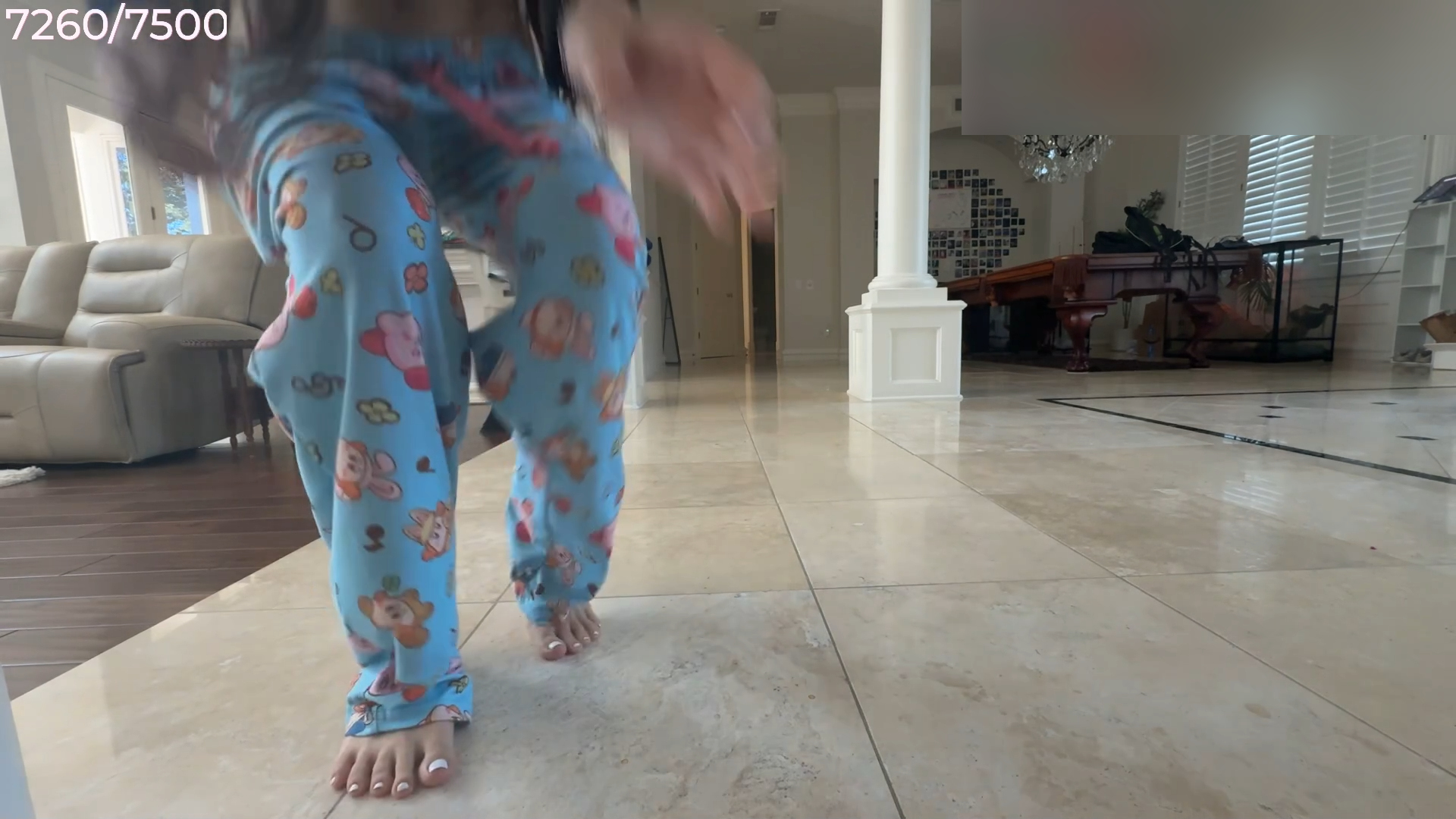 Emily 'Emiru' Schunk's feet