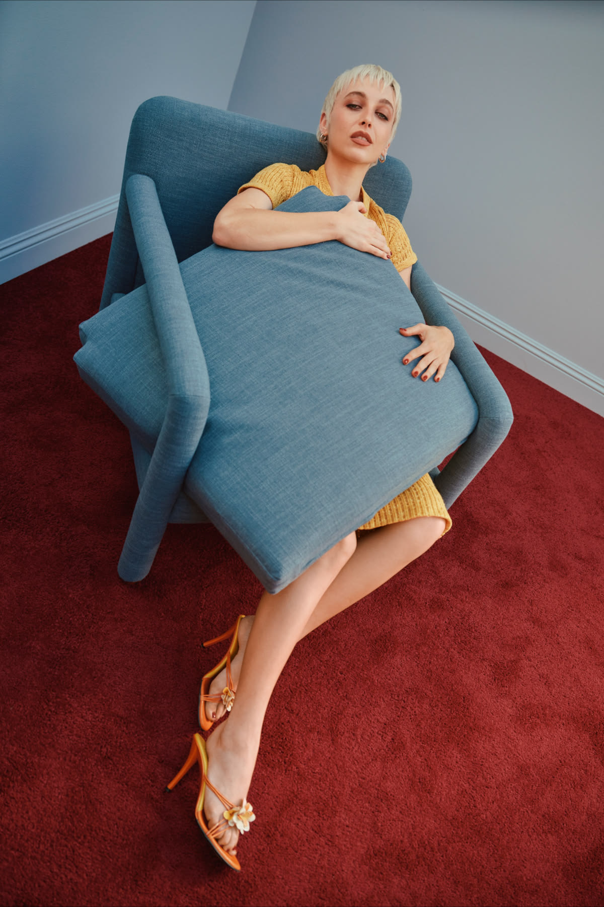 Emma Chamberlain's feet