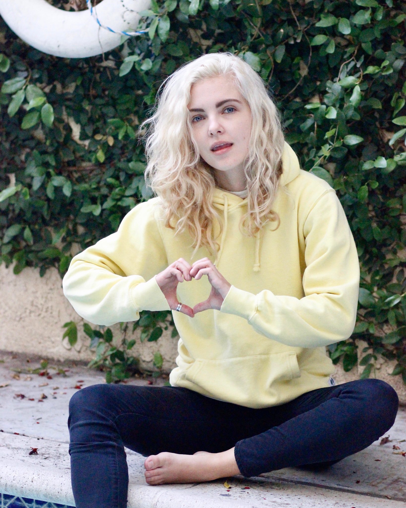 Emma Maddock's Feet - I piedi di Emma Maddock - Celebrities Feet 2023