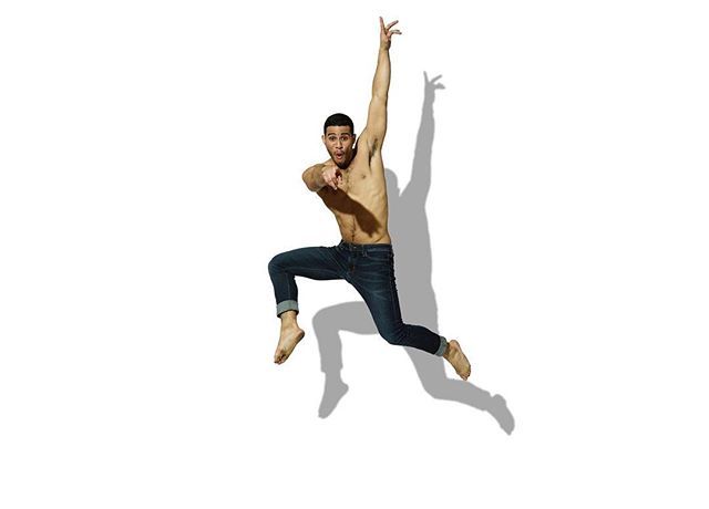 Emmanuel López Alonso's feet