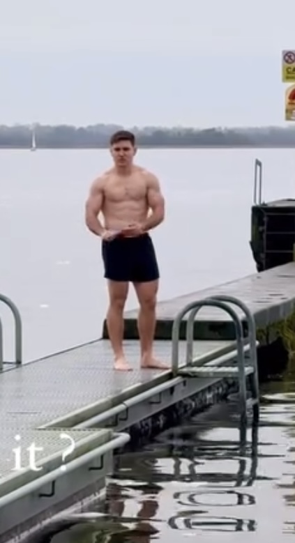Emmet Cahills Feet
