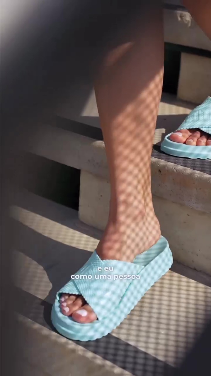 Eva Pacheco's feet