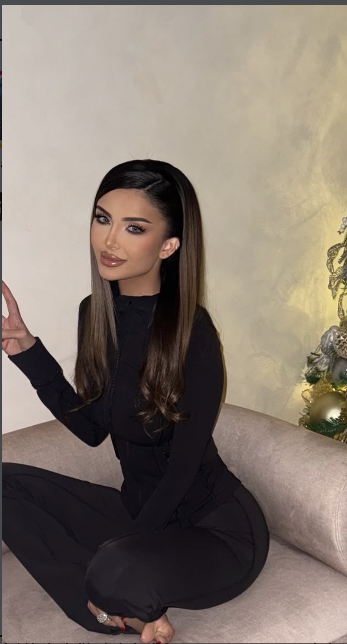Faryal Makhdoom's feet