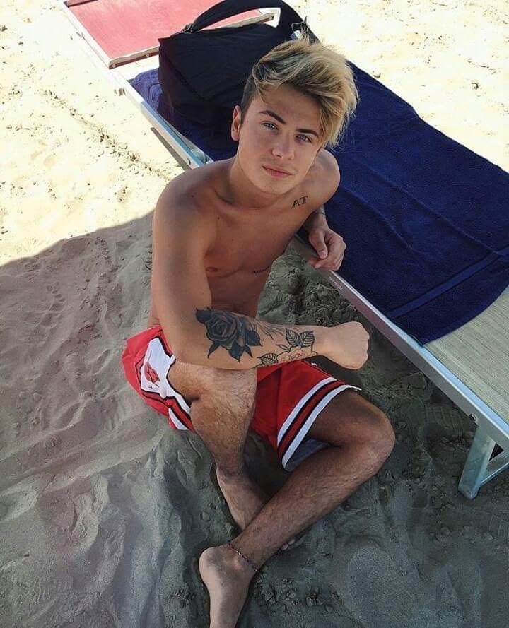 Federico Rossi's feet