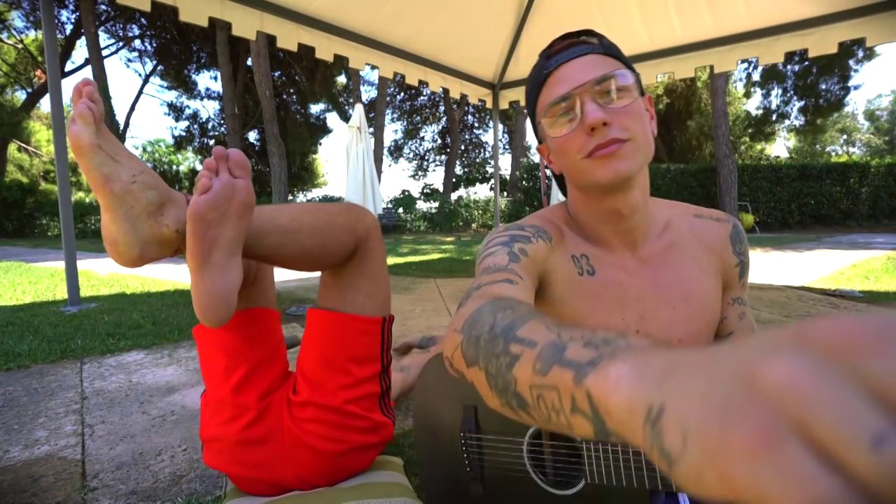 Federico Rossi's feet