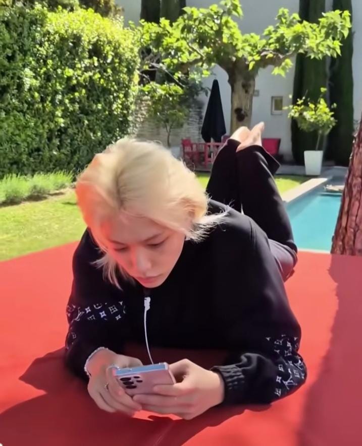 Felix's feet