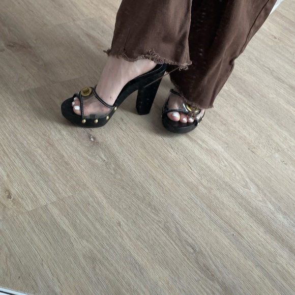 Francesca Capaldi's feet